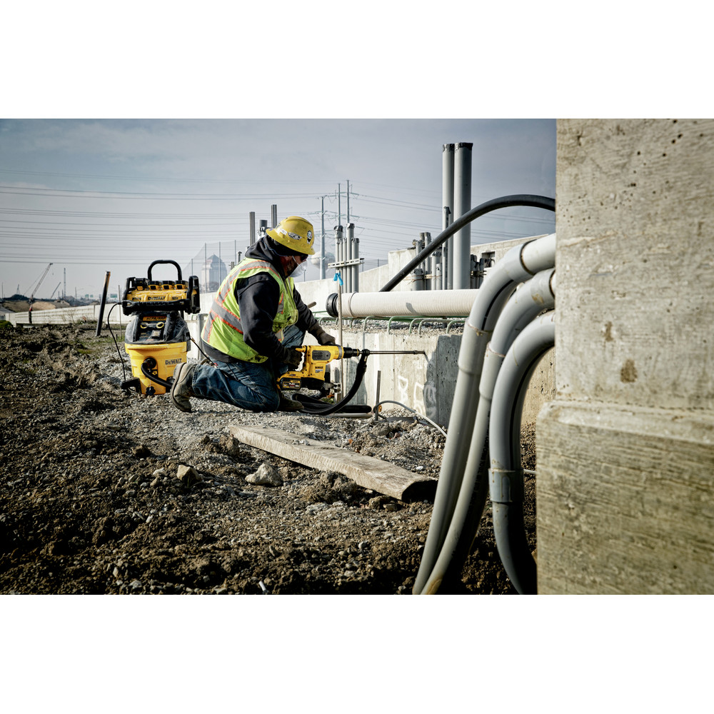 Dewalt 20V MAX 1800 Watt Portable Power Station and Simultaneous ...