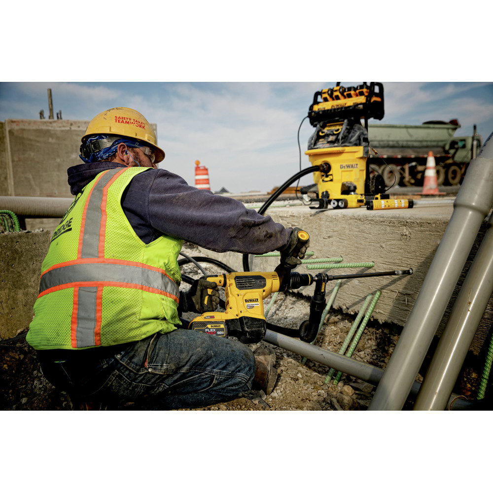 Dewalt 20V MAX 1800 Watt Portable Power Station and Simultaneous ...