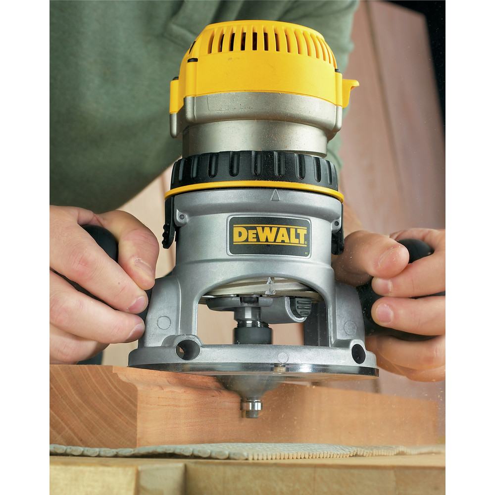 Dewalt 2-1/4 HP EVS Fixed Base Router - DW618
